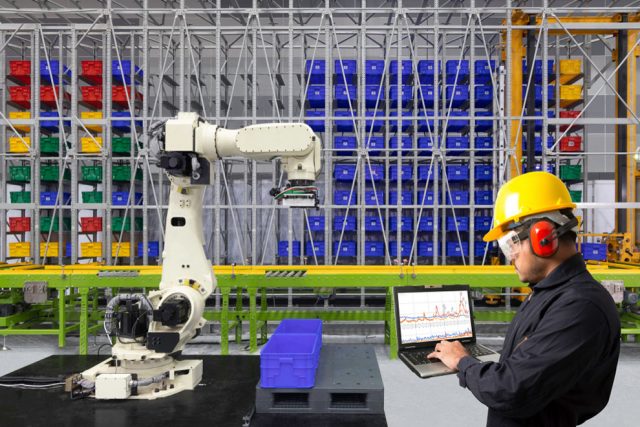 Pick and Place Robots Explained | Container Exchanger